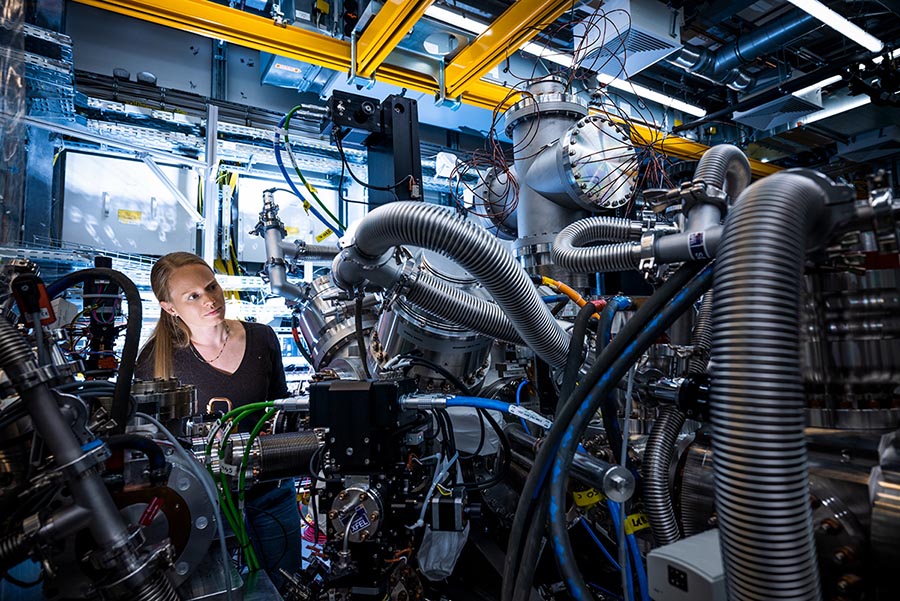 Coulomb-explosion imaging tackles an 11-atom molecule | Physics Today ...