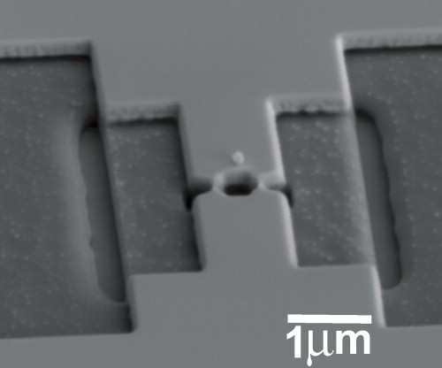 Detection Of Single Magnetic Nanobead With A Nano Superconducting