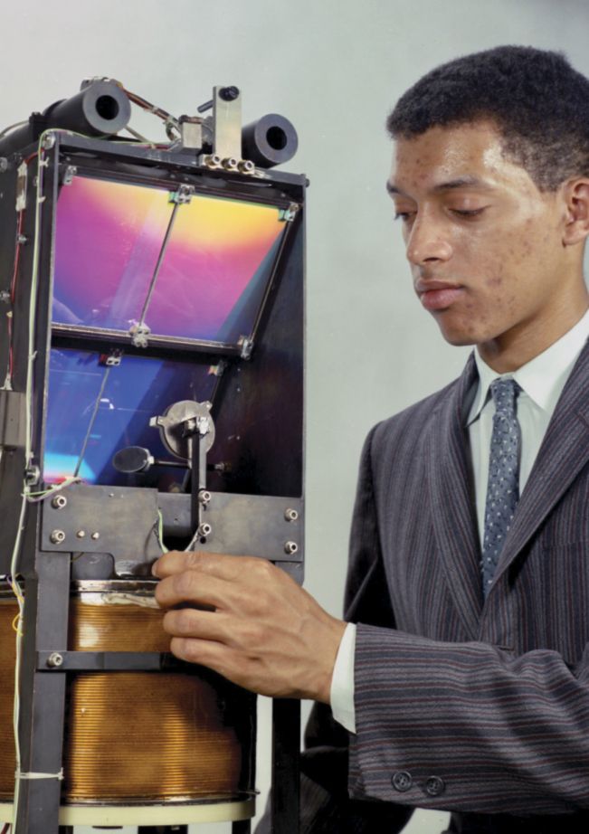 George Robert Carruthers | Physics Today | AIP Publishing