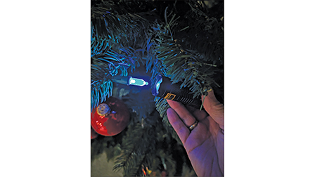 Physics of holiday lights | The Physics Teacher | AIP Publishing