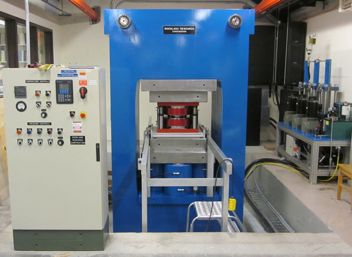 Low temperature system for a large volume multi-anvil press | Review of ...