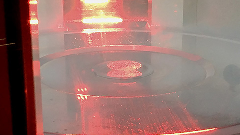 Magnetic fields melt dusty plasma crystals | Scilight | AIP Publishing